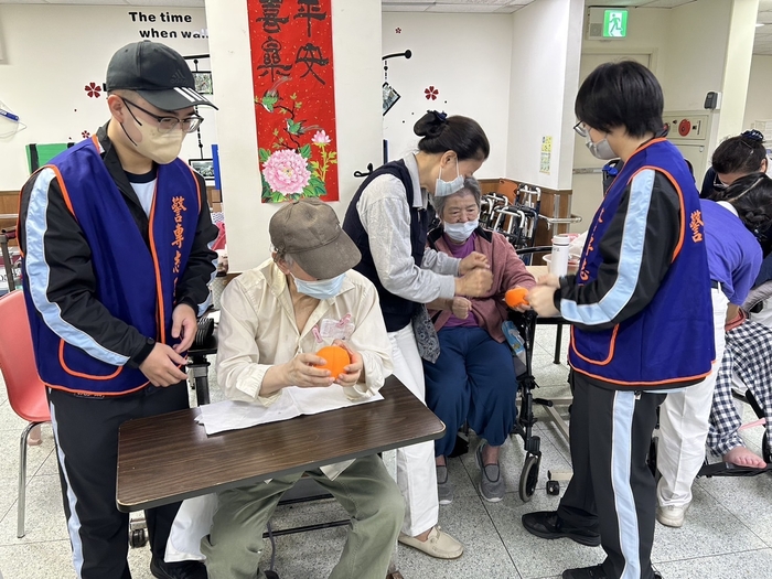 2023年3月18日景美護理之家照顧年長者