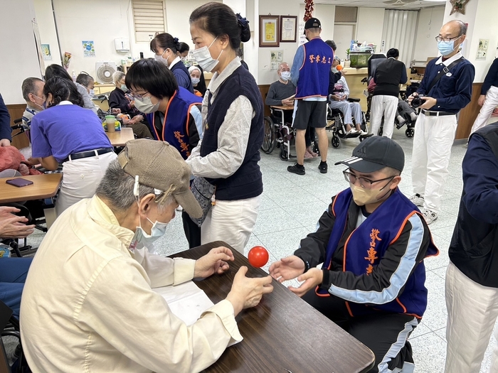 2023年3月18日景美護理之家照顧年長者